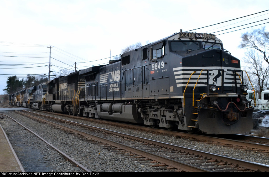 NS C40-9W 9849 on the rear of 967